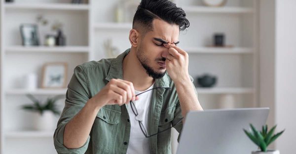 Causas frecuentes del dolor de ojos - Vista Oftalmólogos - Safe & Visible